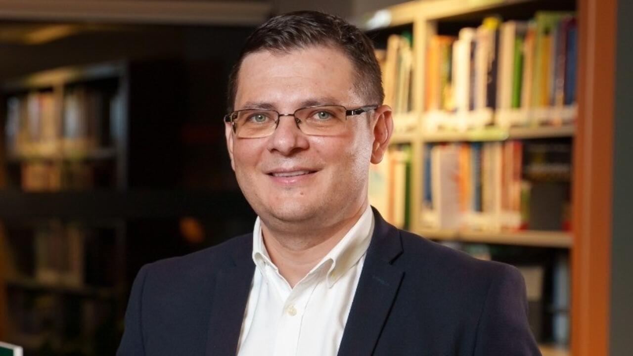 Florin Zeru (SNSPA): Singura armă împotriva fake-news-ului este educația - Călătorii în trecut